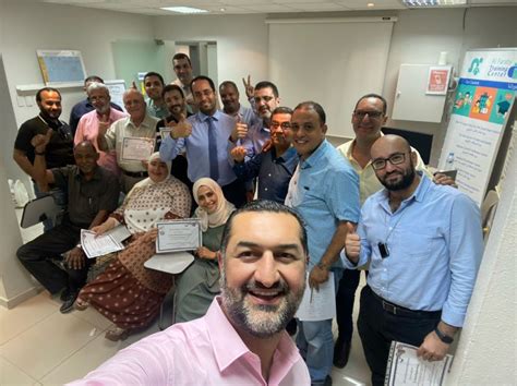 aref alabed en linkedin كم تسعدني لحظات التدريب مع زملائي الاطباء خاصة موضوع الاتصال والتواصل