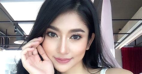 Tergoda Istri Tetangga Dari Mengintip Dan Akhirnya Bisa Kunikmati