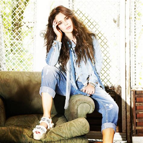 Flora Mart Nez Feet Photos