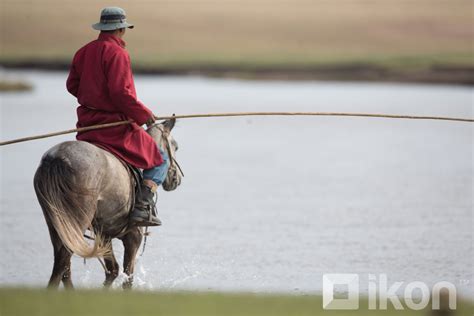 ҮСХ Монгол эрэгтэй хүн дунджаар 67 насалж байна