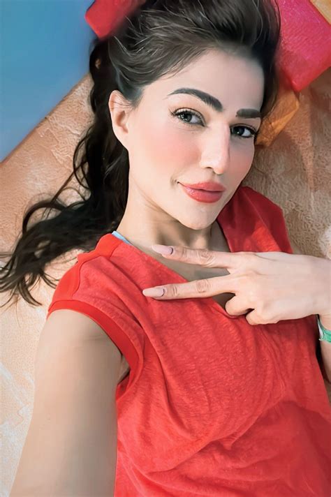 Sadaf R Pakibeauties