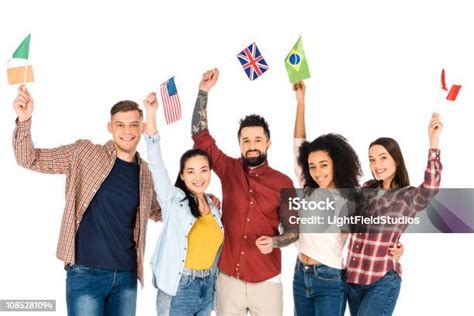 다민족 그룹 사람의 흰색 절연 머리 위에 다른 나라의 국기와 함께 웃 고 곱슬 머리에 대한 스톡 사진 및 기타 이미지 곱슬 머리 국가 지리적 지역 기 Istock