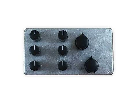 Six Drones Oscillator Box Filter Resonance Circuit Reverb