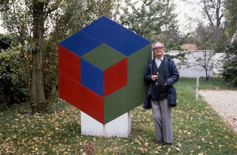 Victor Vasarely A Pécsi Zseni Aki Megbabonázta A Világ Szemét She