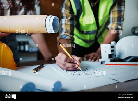 Engineers Are Consulting The Team To Design An Architectural Structure For Clients With