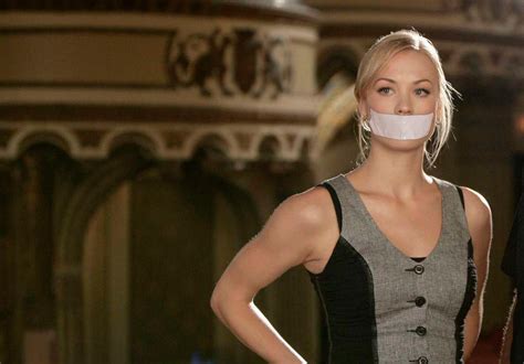 Yvonne Strahovski By Carlosxdid On Deviantart