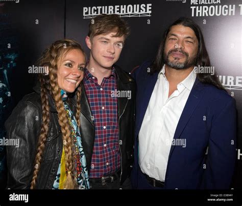 Chloe Trujillo And Robert Trujillo And Metallica Banque De