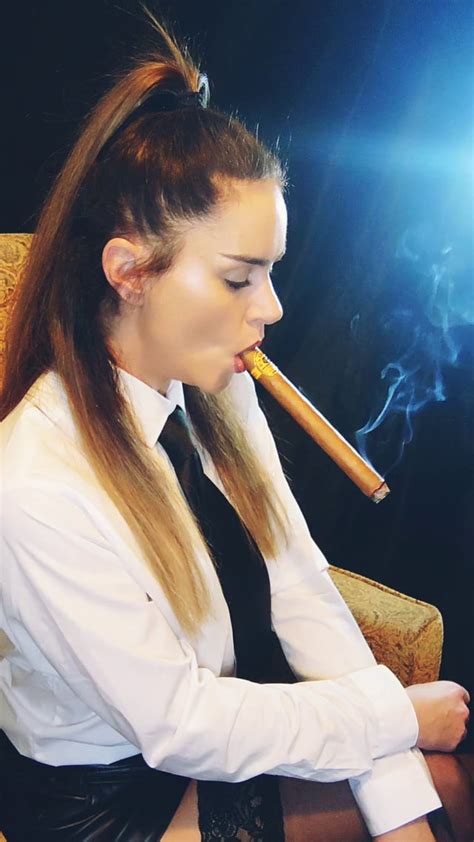 Gorgeous Lisa Vice R Sexycigars