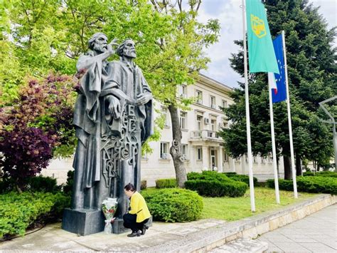Почитаме паметта на създателите на славянската писменост във Враца