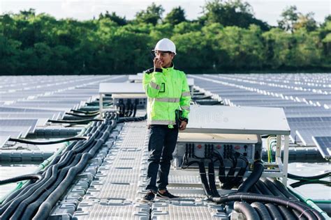 Technical Expert In Solar Energy Photovoltaic Panels Remote Control