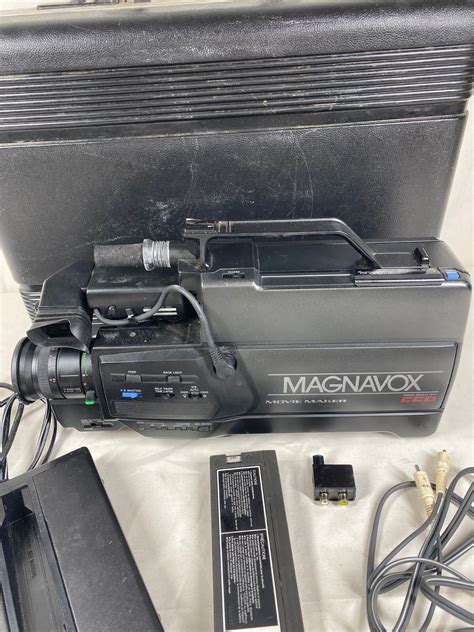 Magnavox Movie Maker Vhs Ccd Video Camcorder Ar8221bko1 With Case And