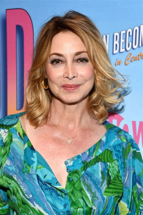 Sharon Lawrence Hairstyles