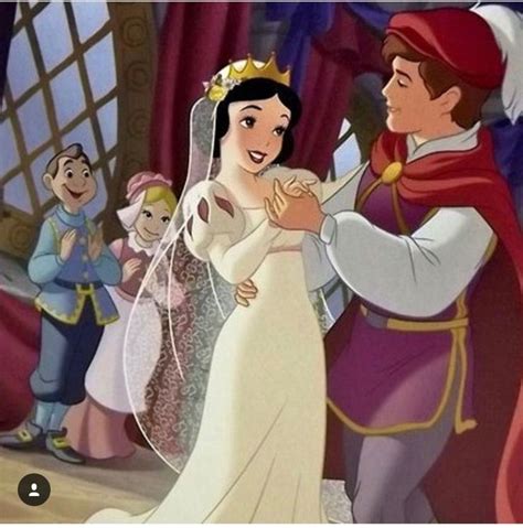 Pin Tillagd Av Benedetta Alfonzi P Disney Sn Vit Bilder