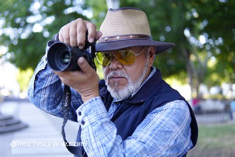 Conoce Al Maestro De La Lente Carlos Paulino Fonseca Monge