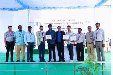 Hackathon Ai Innovation Codeverse2025 Teamwork Problemsolving