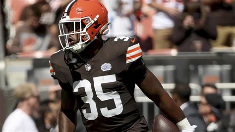Raheim Sanders And The Best Week 17 Fantasy Football Waiver Wire Pickups