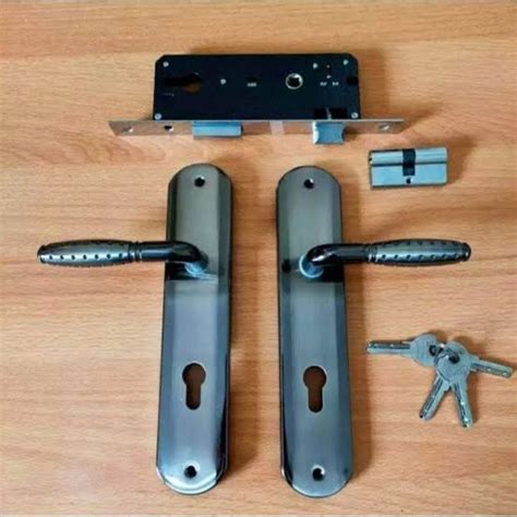 Handel Pintu