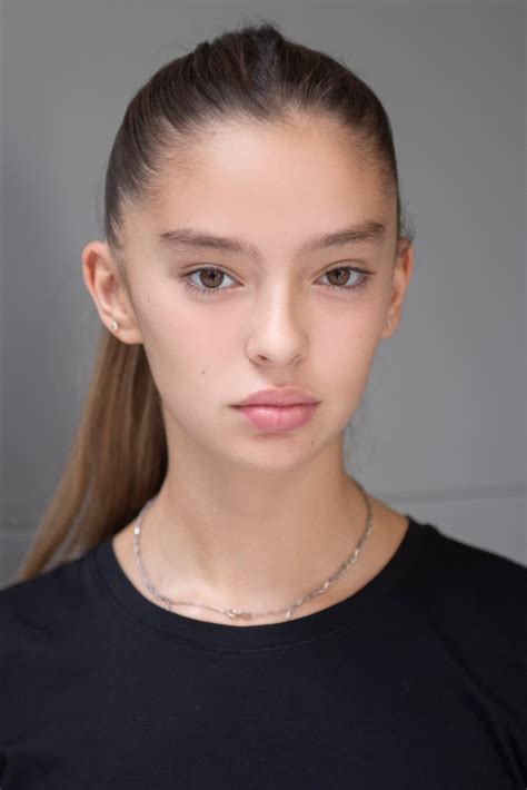 Sofia Roman Look1 Models