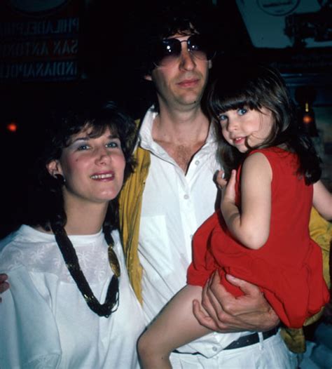 Who Is Howard Stern Know His Married Life And Divorce They Tied The