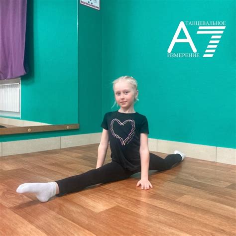 Поздравляем с днём рождения танцора нашего коллектива — Комзолову Аделину Желаем крепкого