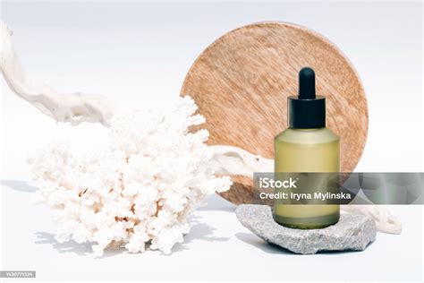 Cosmetic Oil With Natural Dead Sea Minerals In Green Matte Dropper