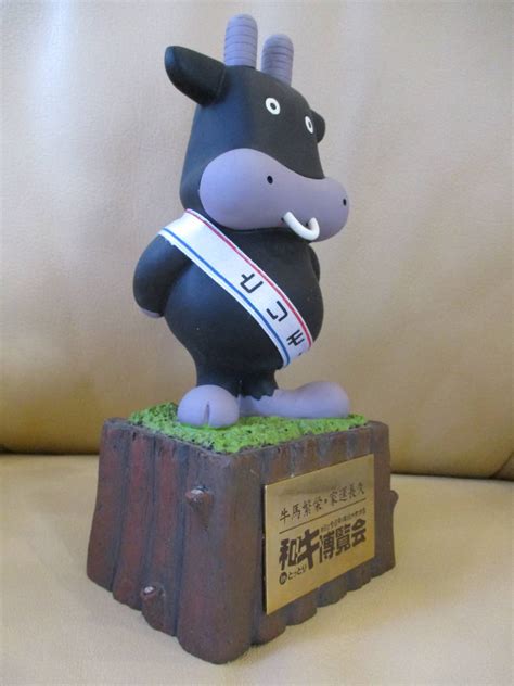 牛 置き物 牛馬繁栄 家運長久 とりモー 第9回全国和牛能力共進会 和牛博覧会 In 鳥取 黒毛和牛 マスコットキャラクター インテリア 中古