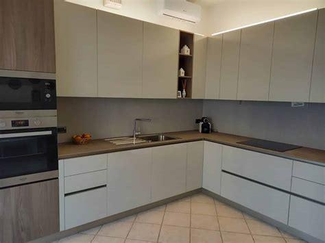 A Casa Di Lorena E Massimo Piloni Mobili