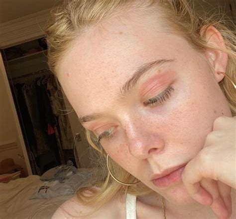 Elle Fanning Aparece Sin Maquillaje Para Mostrar Eccema En Su Piel El Siglo De Torreón