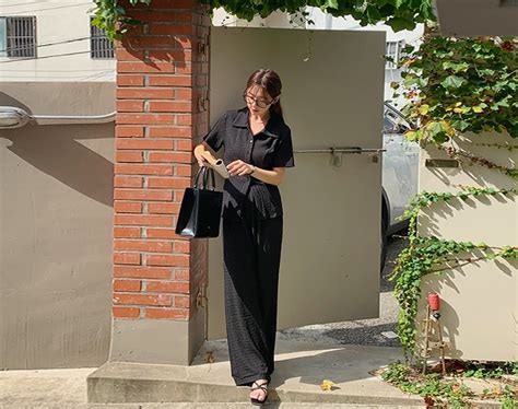 리리앤코 페노븐 스판 링클 카라넥 트임 뒷밴딩 투피스 세트 여름 신상 데일리룩 데이트룩 캐주얼룩 캠퍼스룩 링클셔츠 스판셔츠 링클팬츠 셋업 투피스셋업 밴딩팬츠 와이드팬츠