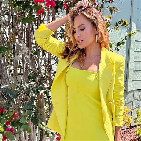 Eva Mendes Glowing In Yellow Celeblr