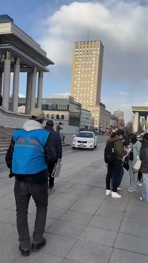 The ЮҮХҮҮ On Twitter Нэгэнт ороод ирсэн юм чинь явчих уу гэнээ 🤣