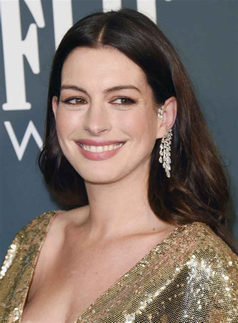 Anne Hathaway News Us Weekly