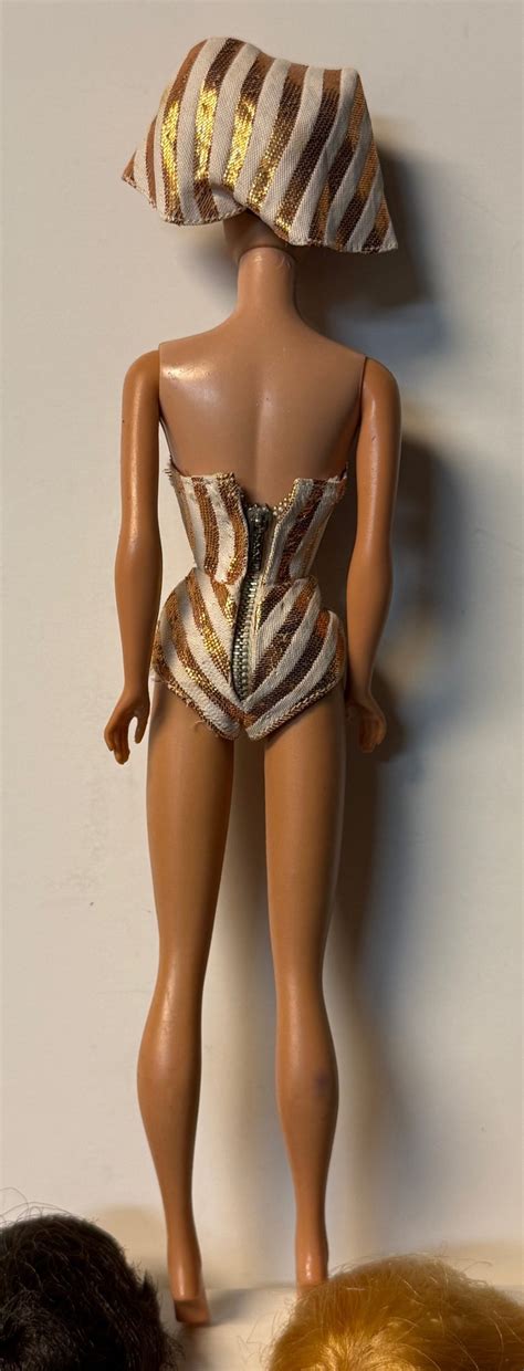 870 Vintage Fashion Queen Barbie With Three Wigs In Original Swimsuit