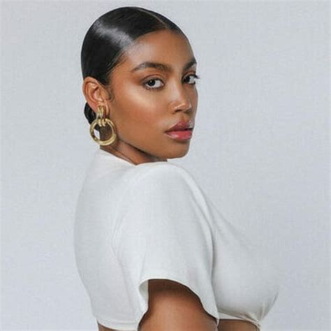 Hanifa To Debut First In Person Runway Show Fashionnetwork Usa