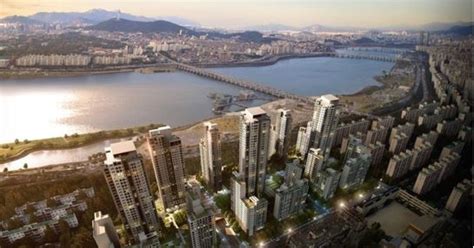 한강 파노라마 뷰 즐기는 반포 아크로리버파크 최근 거래가는