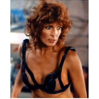 Hot Sexy Joanna Cassidy Bikini Pics