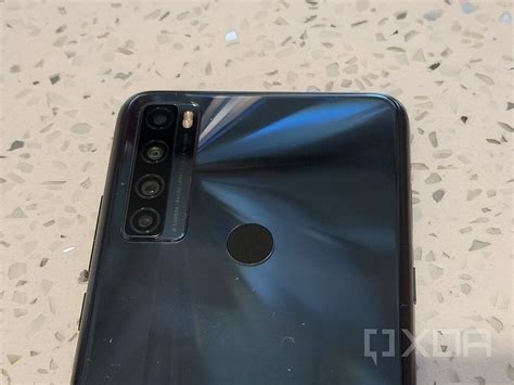 TCL 20 SE Review Decent Entry Level Phone But Better Options Exist Even In The US