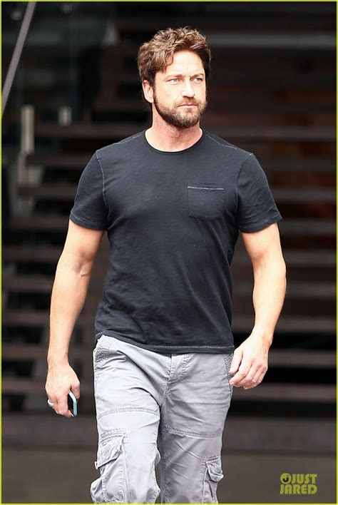 Gerard Butler Oozes Major Sex Appeal With Tight Black T Shirt Photo