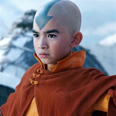 Avatar Gordon Cormier aparece como Aang nos bastidores da série