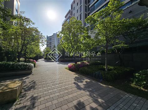 한남동 한남더힐 월세 74평형 구조 좋은 내부컨디션 깔끔한 매물 연립아파트 고급빌라