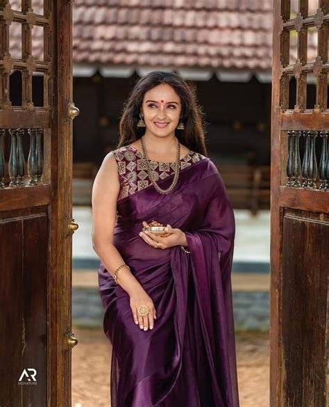 Nirosha Virajini Hot Sarre