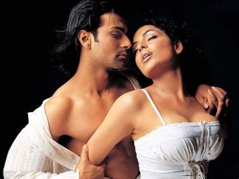 Controversial Pakistani Sex Siren Meera Spotted In Mumbai Missmalini