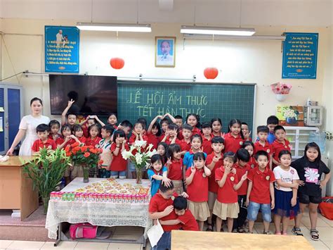 HOẠT ĐỘNG TRẢI NGHIỆM NHÂN DỊP TẾT HÀN THỰC CỦA HỌC SINH TRƯỜNG TIỂU HỌC VẠN PHÚC