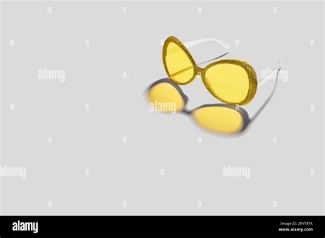 Trending Colors Of 2021 Plastic Sunglasses With Silver Sparkles Frame