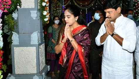 వేంకటేశ్వరస్వామిని దర్శించుకున్న ఎంపీ సంతోష్‌ కుమార్‌ దంపతులు Namasthe