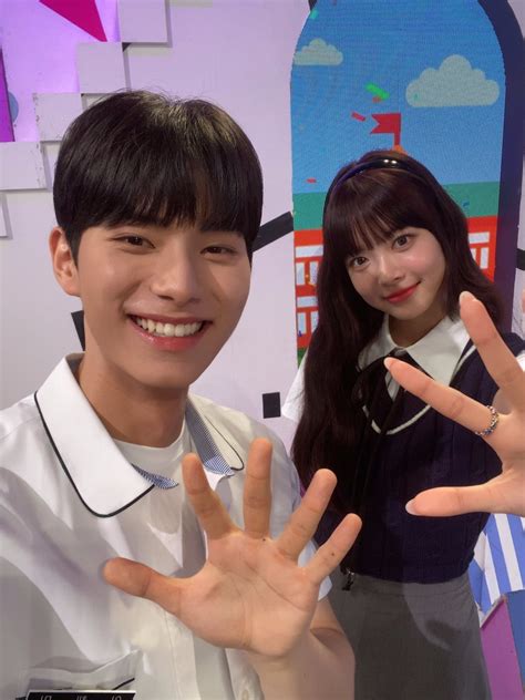 뮤직뱅크 Music Bank🏦 On Twitter 다들 하교 잘 했지 주말 잘 보내고 다음 주에 보자 🏻🚌 힙한 뮤직뱅크 Music Bank🏦 On Twitter 다들 하교 잘 했지 주말 잘 보내고 다음 주에 보자 🏻🚌 힙한