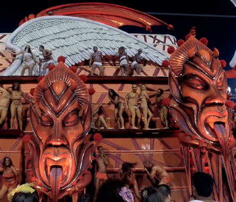 Cinco carros alegóricos inesquecíveis do Carnaval do Rio em