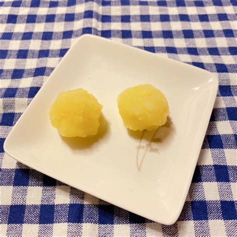 【離乳食中期レシピ】さつまいもボール（管理栄養士監修）｜ベビーカレンダー