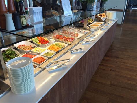 How To Get Airport Lounge Access All Over The World