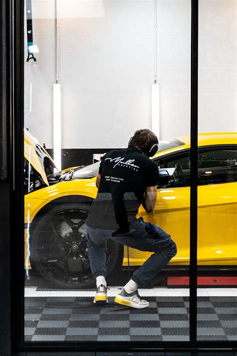 Lamborghini Revuelto Jaune Polissage Et Pose Dun Film Ppf